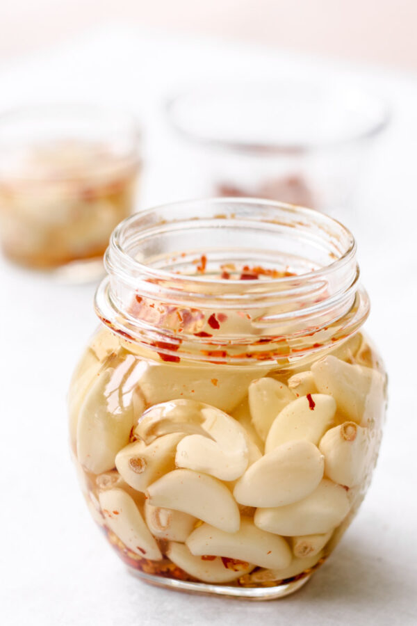 Easy Pickled Garlic (Spicy) - Savoring Italy