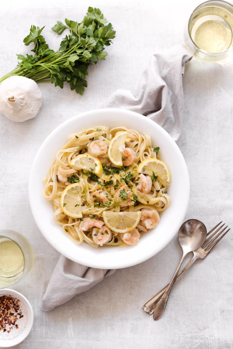 Quick and Easy Shrimp Scampi with Linguine (Pasta Con Scampi ...