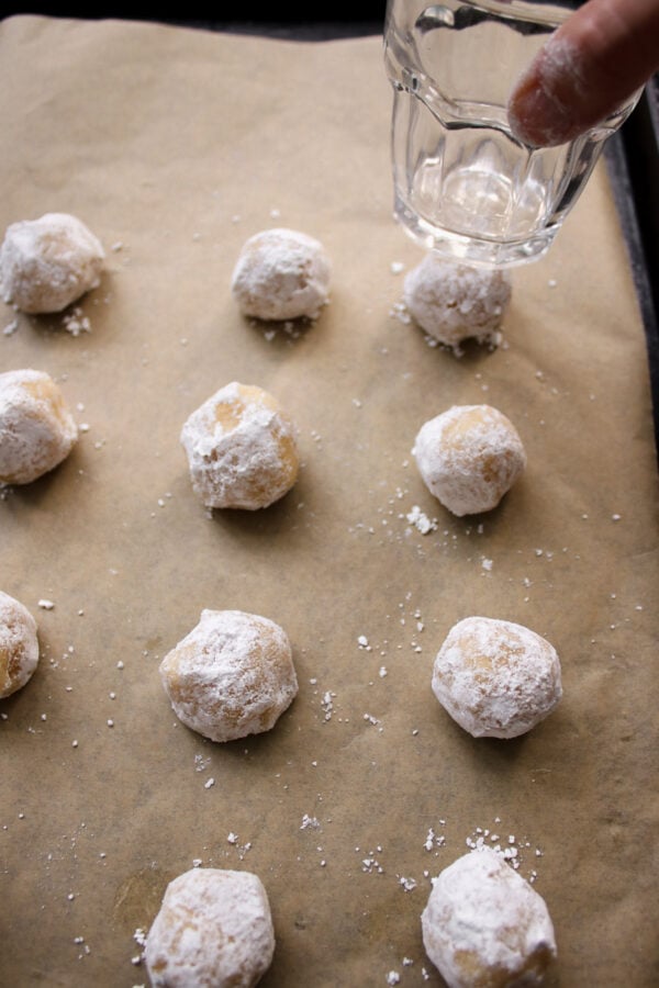 Easy Italian Almond Cookies (Amaretti) - Savoring Italy