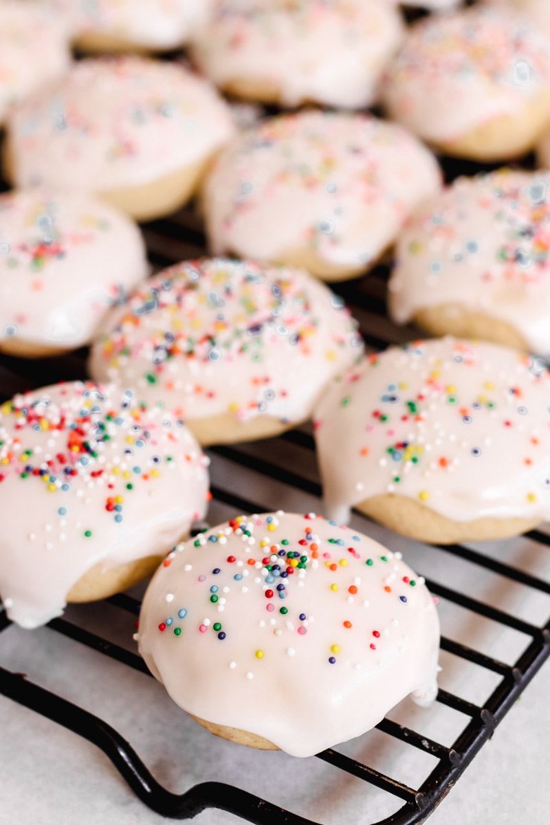 Easy Italian Christmas Cookies (Anisette Cookies)