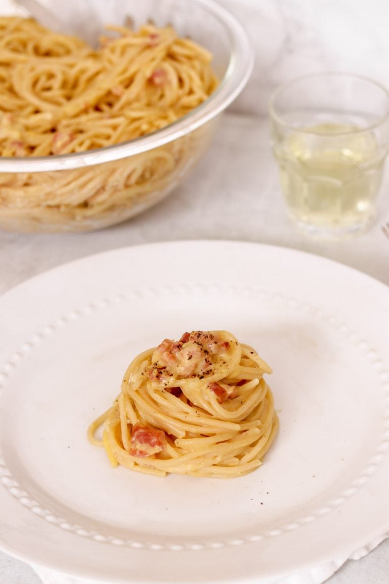 Authentic Italian Spaghetti Carbonara With Guanciale (15 MINUTES!!)