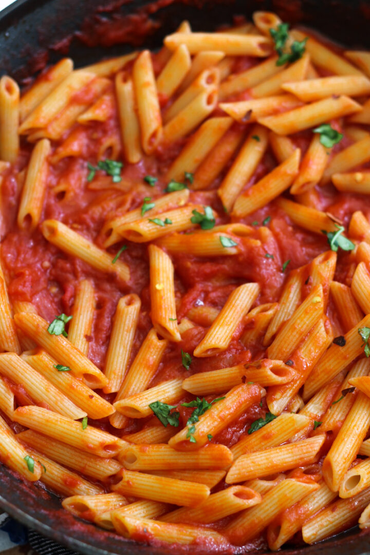 Authentic Penne all’Arrabbiata – Spicy Italian Pasta in 30 Minutes