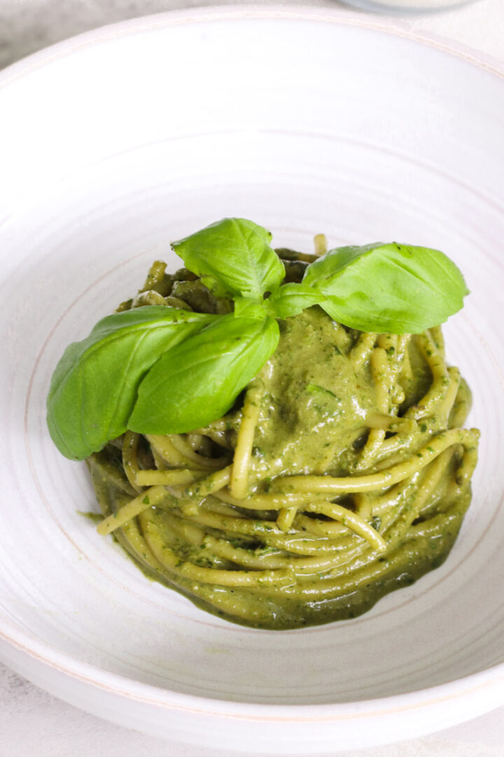 10 Minute Pesto Spaghetti (Pasta al Pesto Genovese)