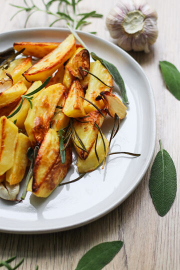 The Best Crispy Italian Roasted Potatoes (Patate al Forno) - Savoring Italy